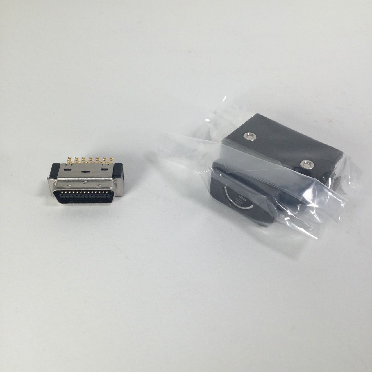 Mitsubishi MR-J2CMP2 Connector Stecker Verbinder MR J2CMP2 New NFP