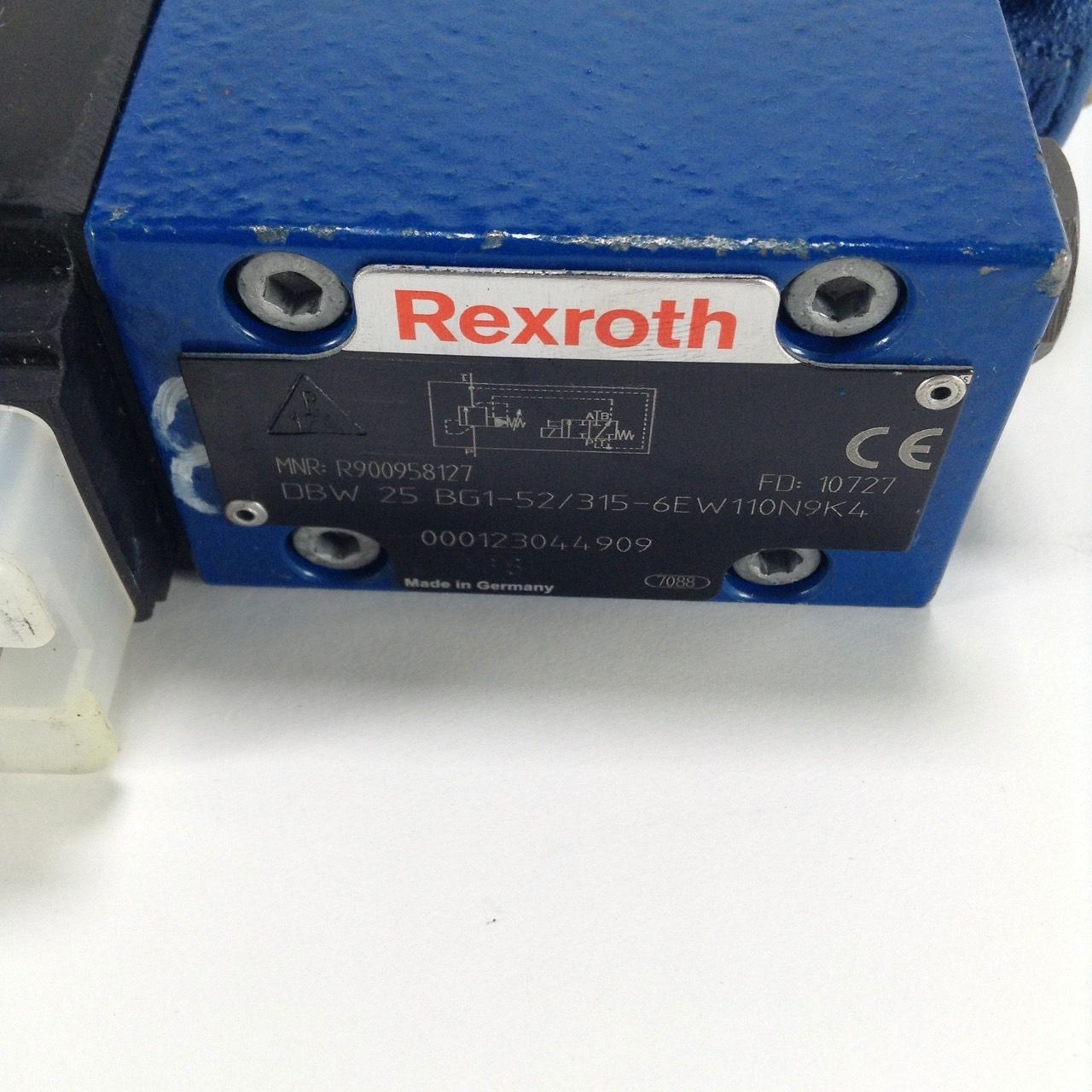 Rexroth R900958127 Valve DBW25 BG1-52/315-6EW110N9K4 + R900020175 ...