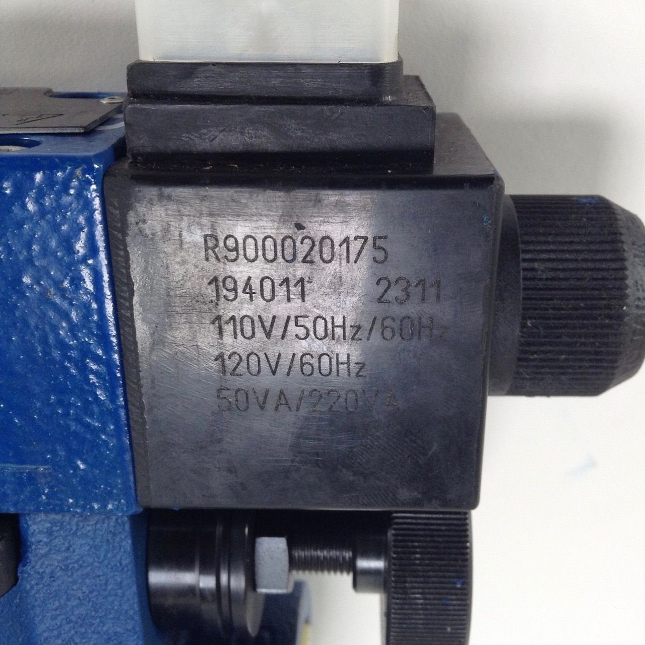 Rexroth R900958127 Valve DBW25 BG1-52/315-6EW110N9K4 + R900020175 ...
