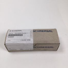 Schmersal AZ/AZM300-B1 Actuator For Use With AZM 300 New NFP Sealed
