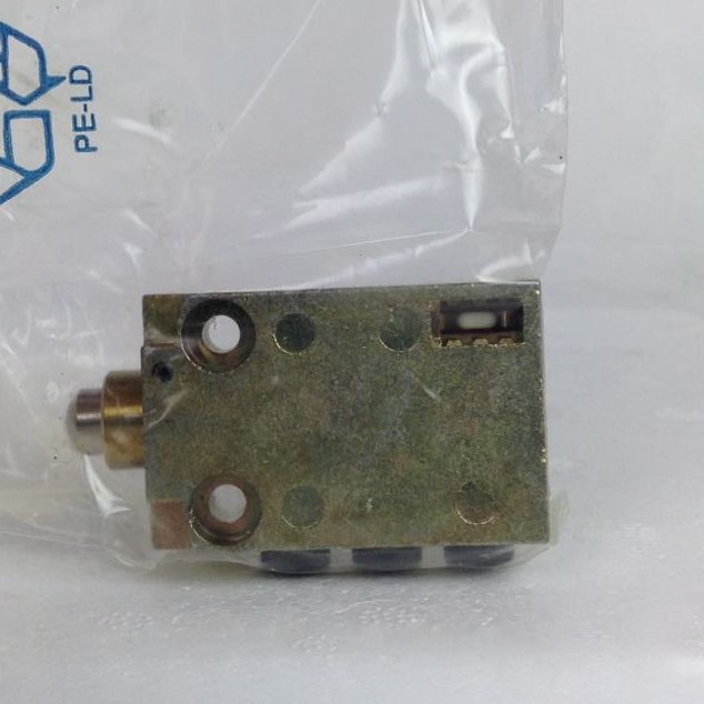 Parker PXCM601A110 Pneumatic Limit Switch - New Factory Packing