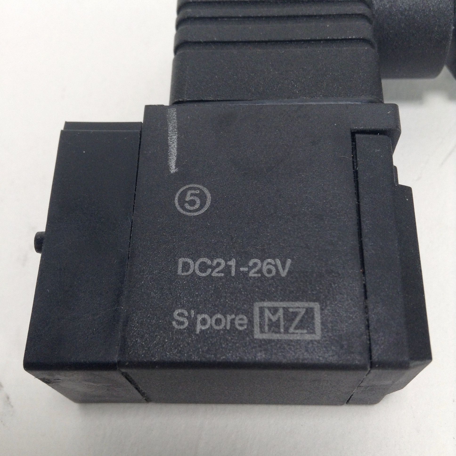 SMC DC21-26V solenoid valve magnetventil 26V NEW NMP