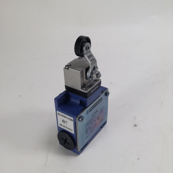 Telemecanique ZCKM1H29 Limit Switch ZCK-D15 ZCK-Y15 XCKM New NMP