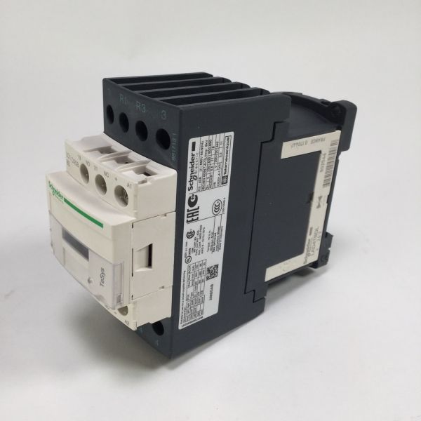 Schneider Electric LC1D258BD TeSys D - Contactor 2M+2V LC1 D258 BD New NMP