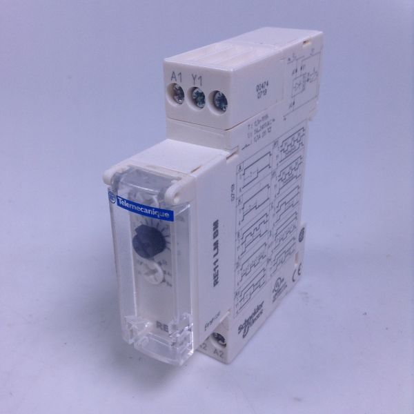 Telemecanique RE11 LMBM timer relay RE11LMBM 240VAC NEW NFP