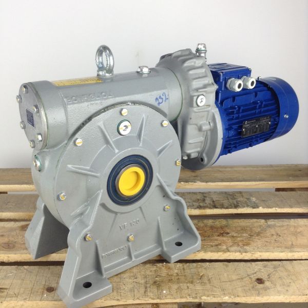 Bonfiglioli VF R 130 AP90 B5 + motor MAQ 90 L4 1,5kW 1500rpm New NMP
