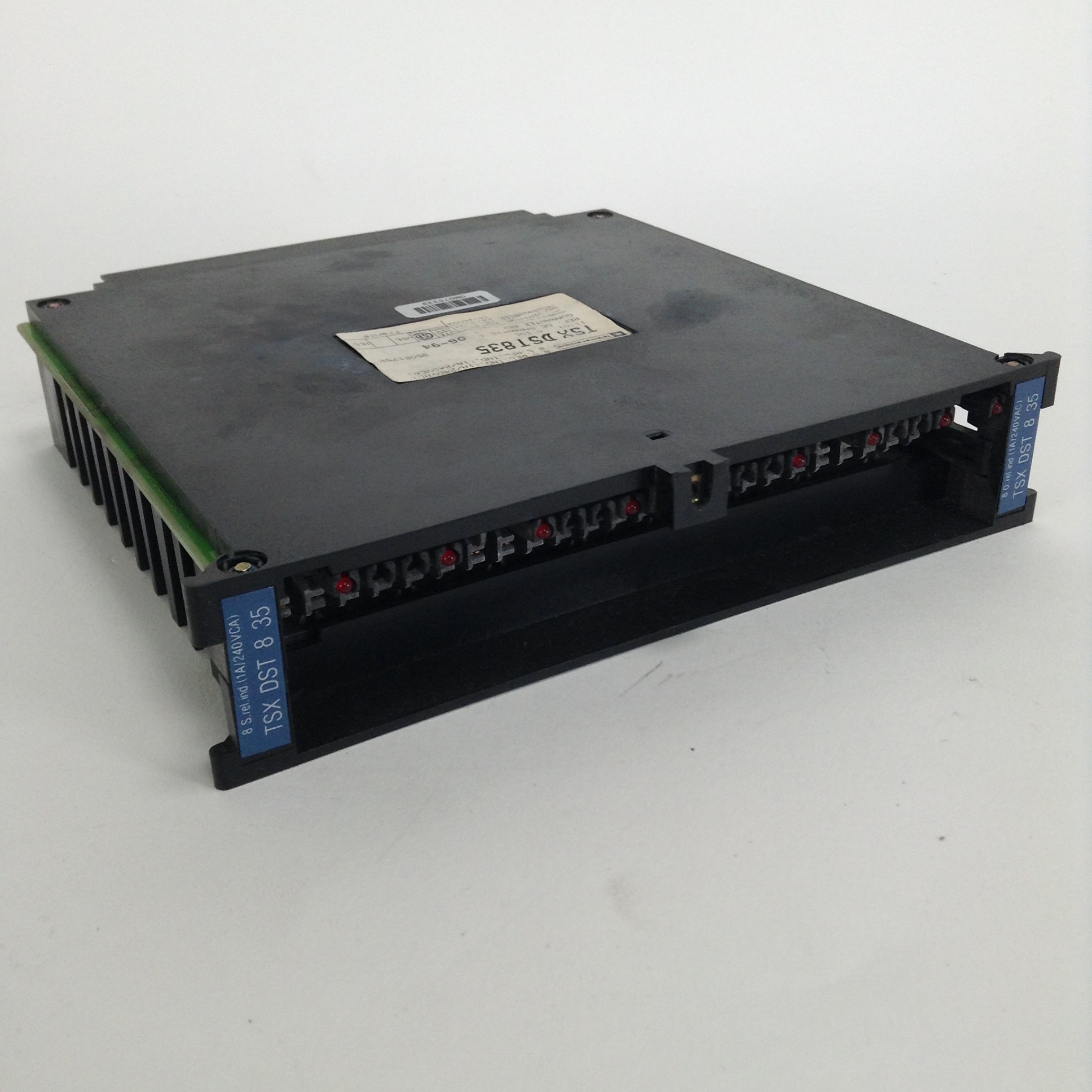 Telemecanique TSXDST835 | Maxodeals