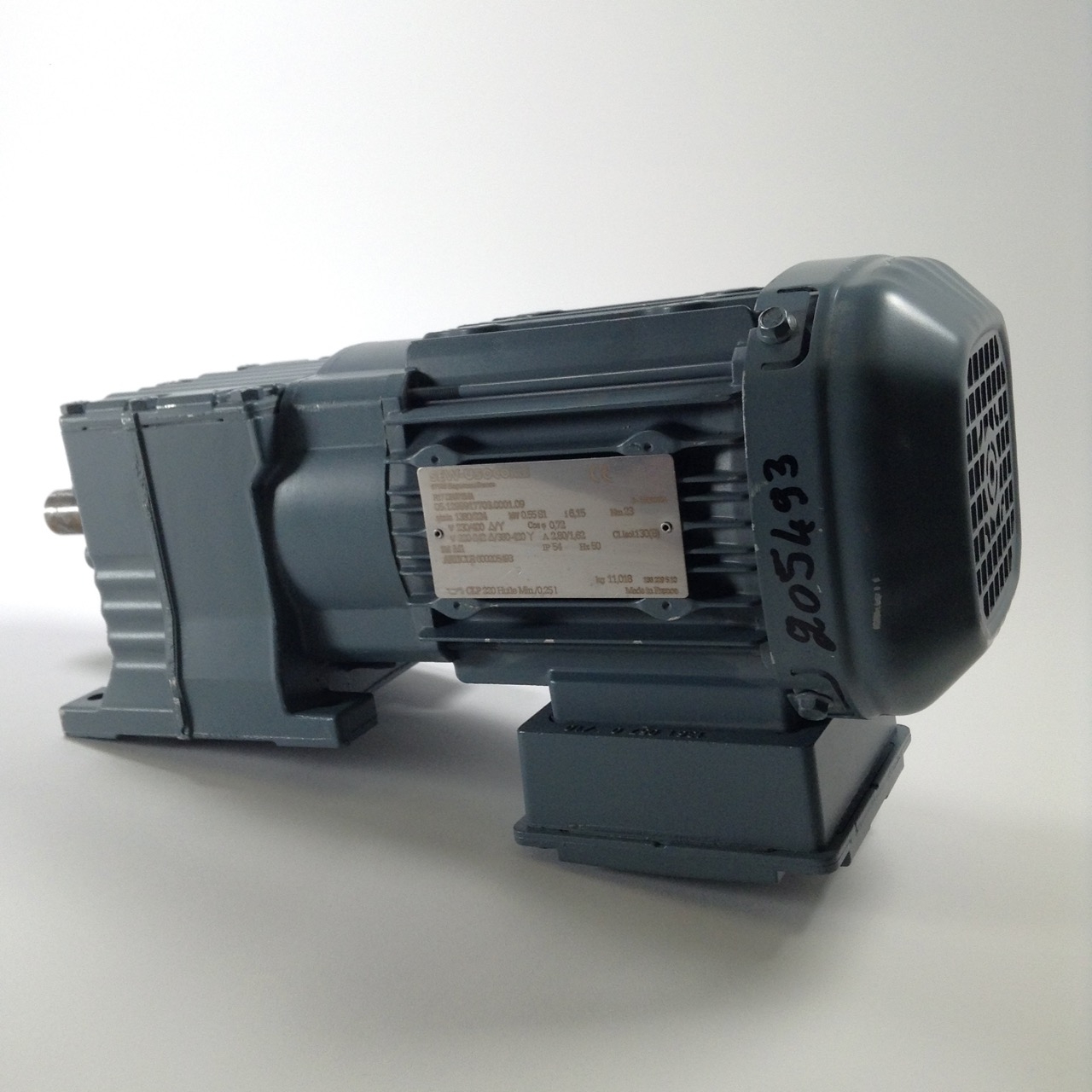 Sew R17 DRS71M4 Getriebemotor gear motor reducer 0.55kW i:6 IP54 New NMP