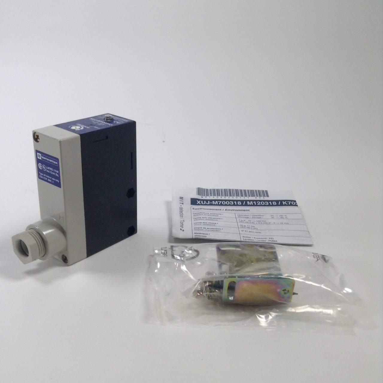 Telemecanique XUJ M120318 Photoelectric sensor New NFP