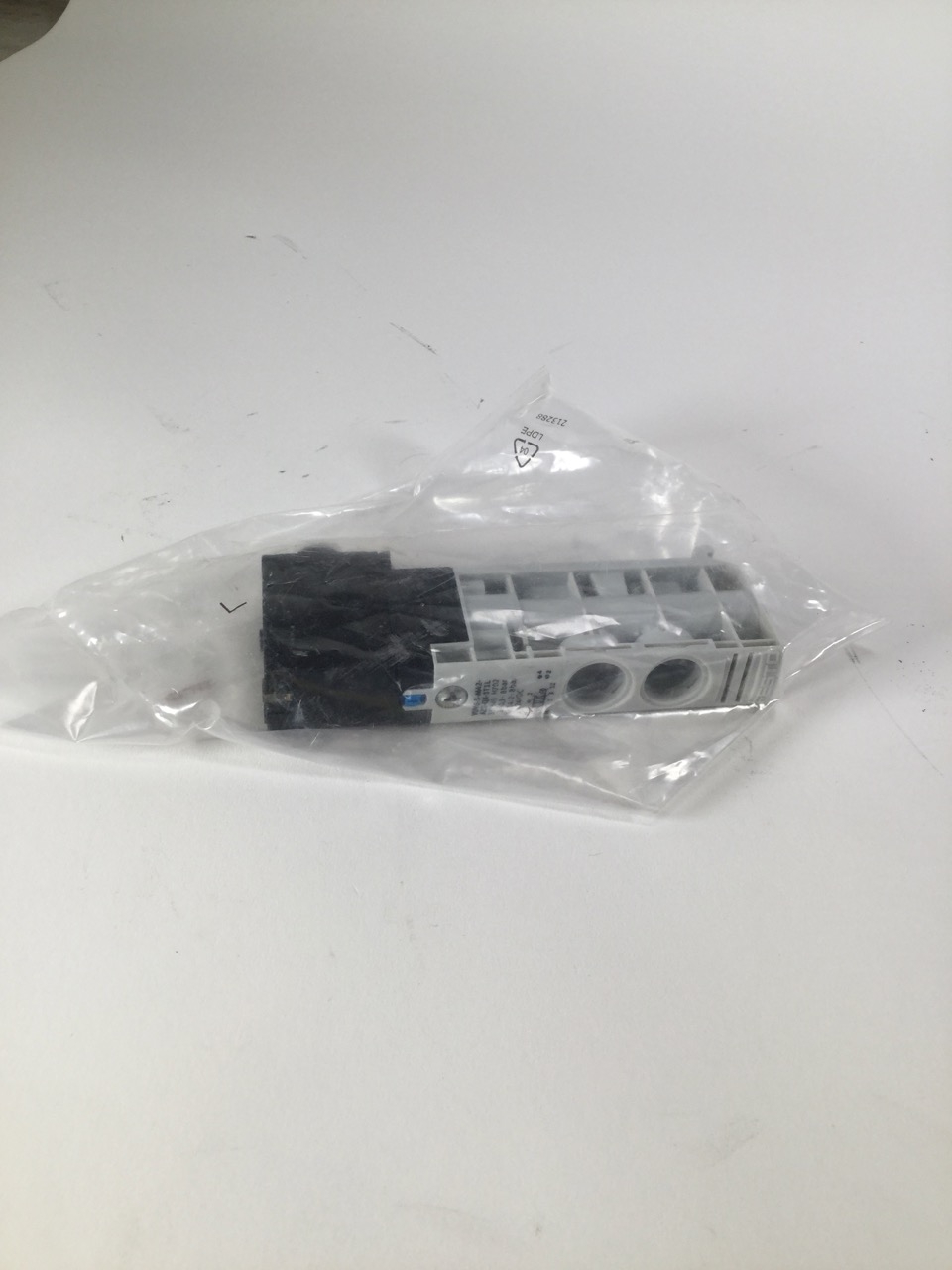 Festo 537640 Solenoid Valve VUVB-S-M42-AZD-QX-1T1L Magnetventil New NFP Sealed